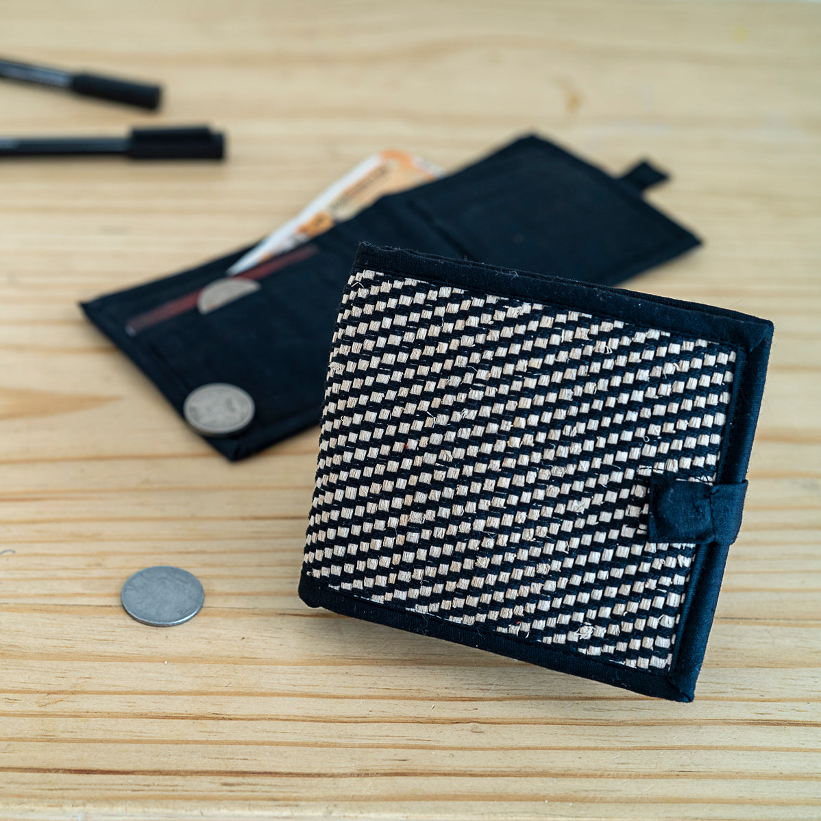 Veni Hand-woven Wallet | 108 Knots